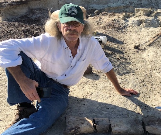 Retired KU professor publishes novel based on notorious Lawrence murder ...